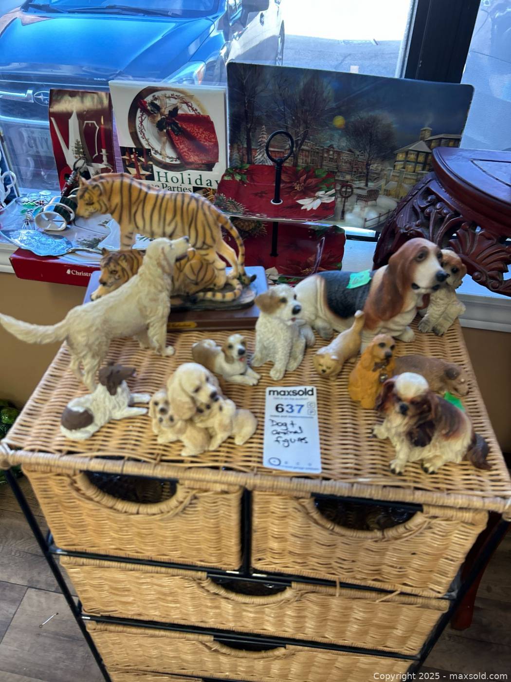 Sandicast dog and animal figurines | Maxsold