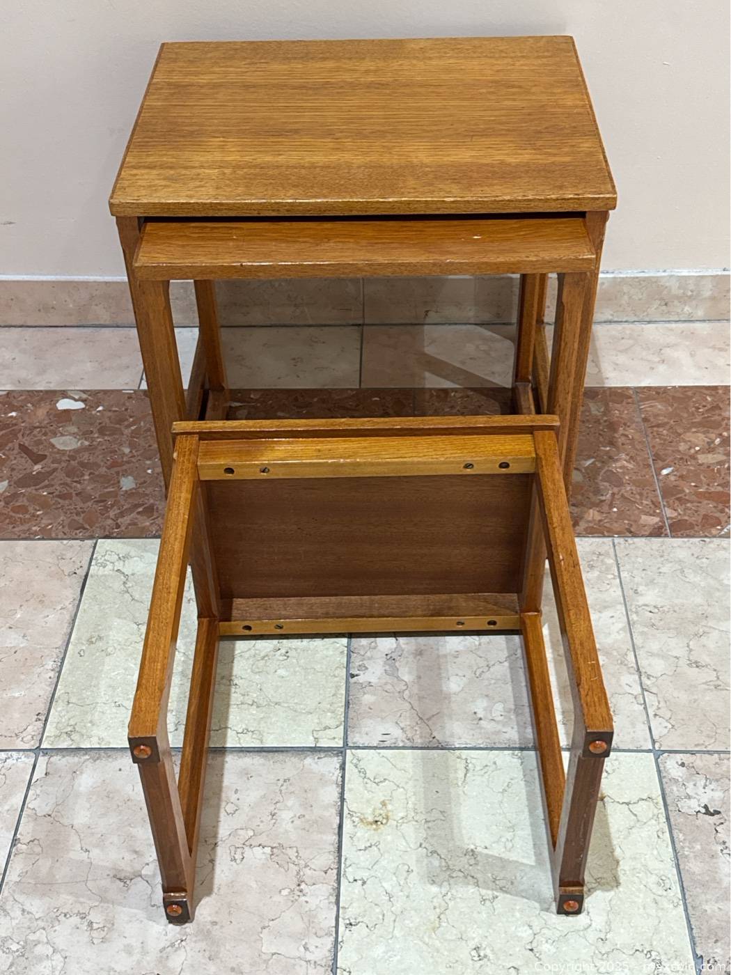 MCM oak nesting tables set of 3 | Maxsold