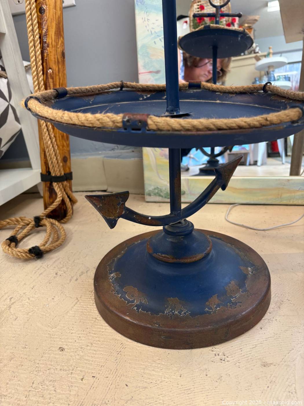 Two-tier navy metal tray with rope trim | Maxsold