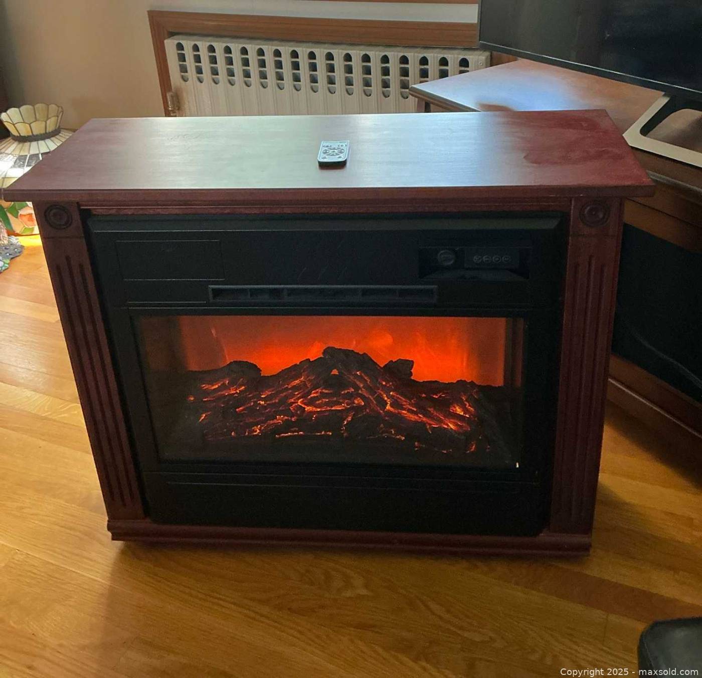 Heat Surge X5C electric fireplace heater | Maxsold