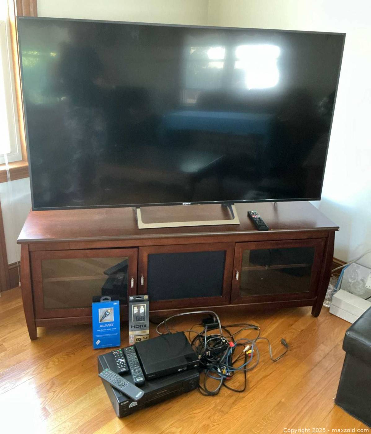 Sony 65" XBR-65X850E TV With Stand And DVD Player | Maxsold