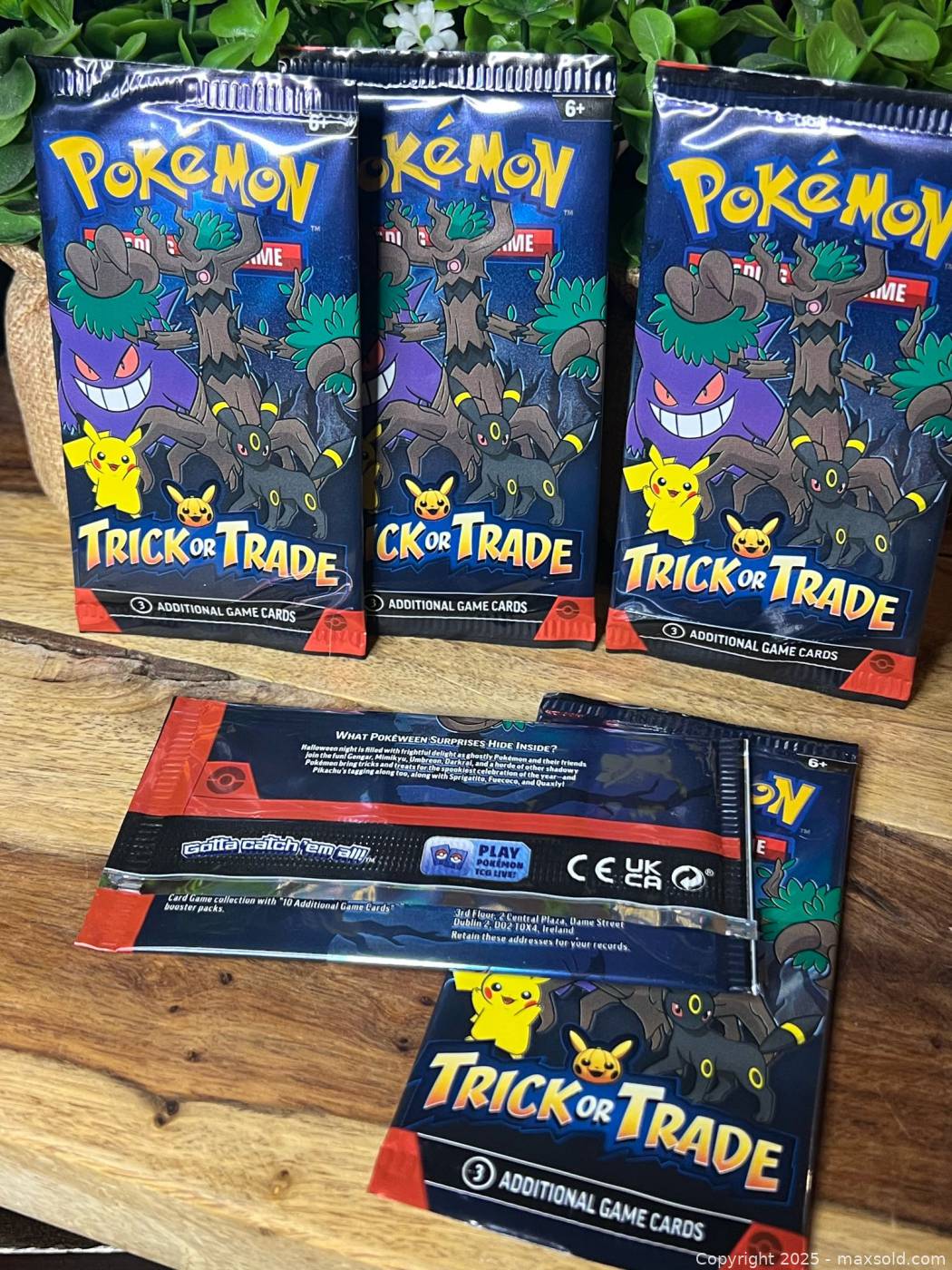 Five sealed Pokémon Trick or Trade booster packs | Maxsold