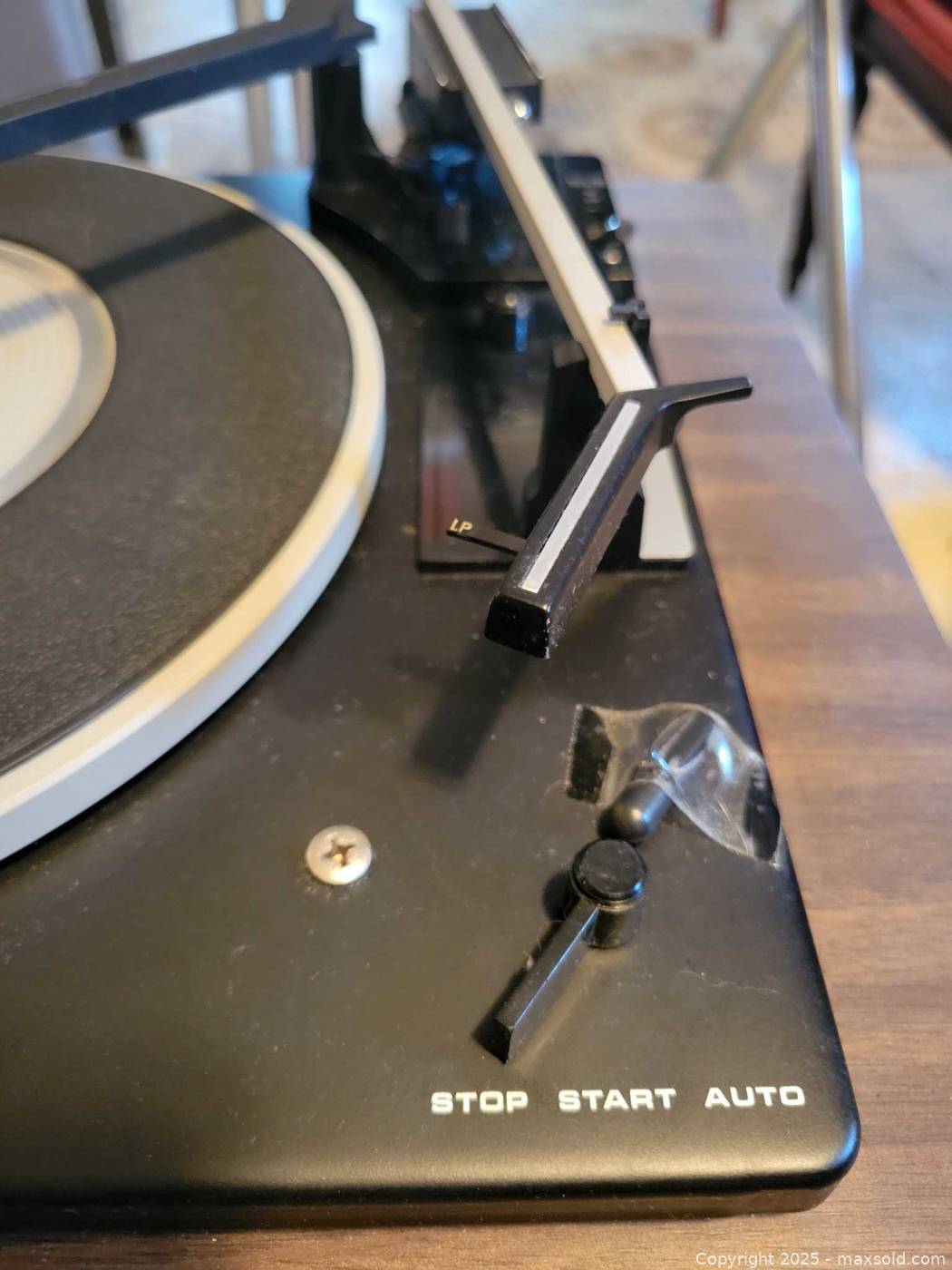 Kings Point stereo with speakers | Maxsold