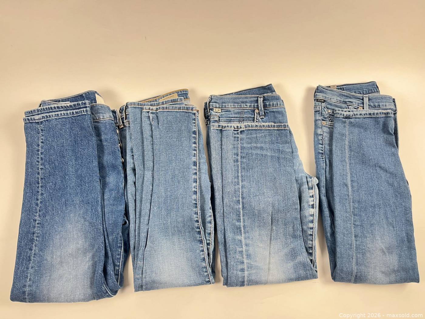4 pairs designer blue denim jeans size 28-29 | Maxsold