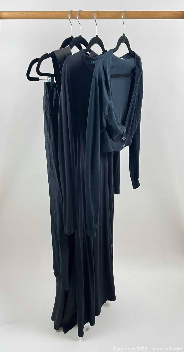 4 black clothing pieces size small | Maxsold