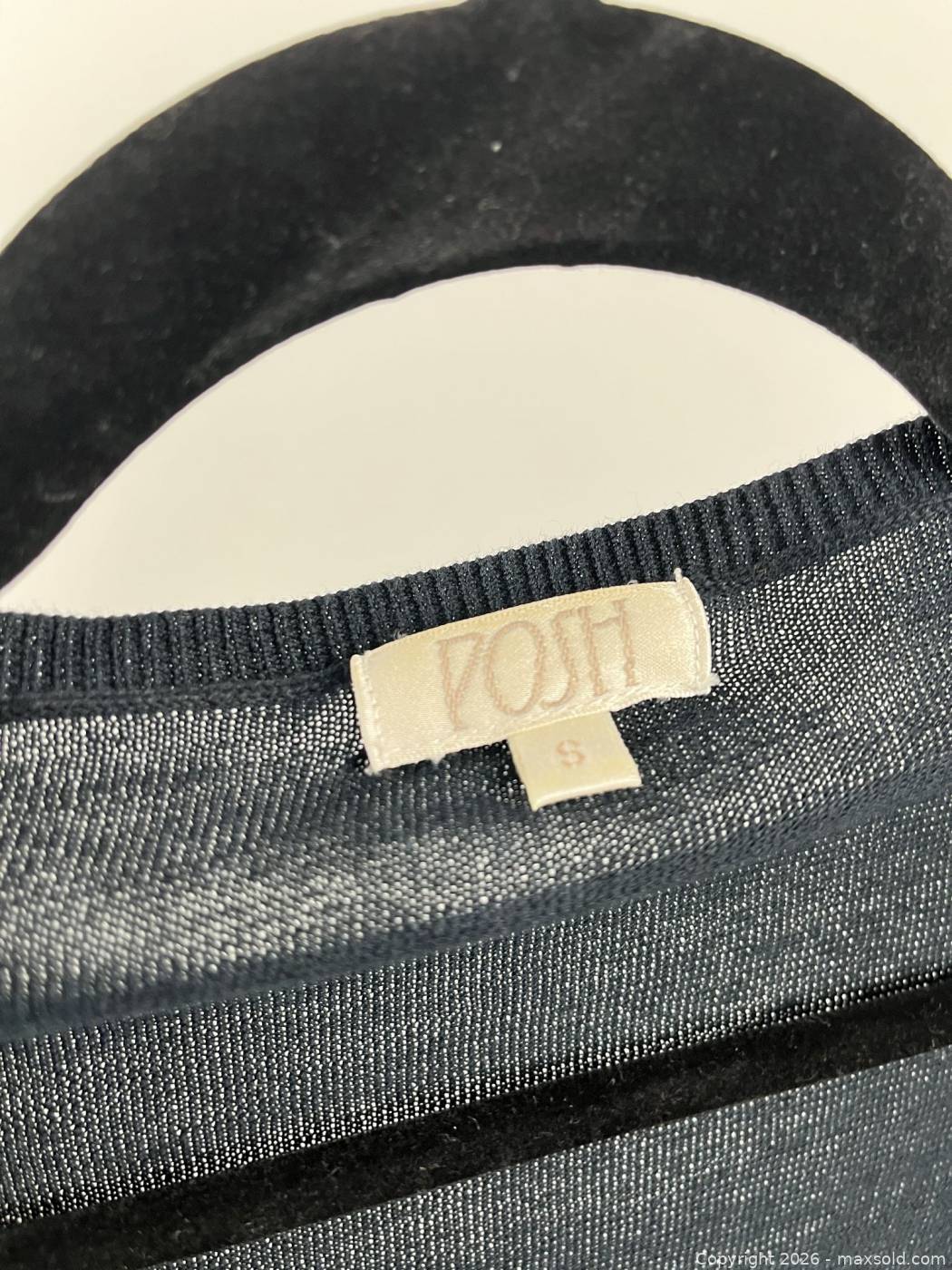 4 black clothing pieces size small | Maxsold