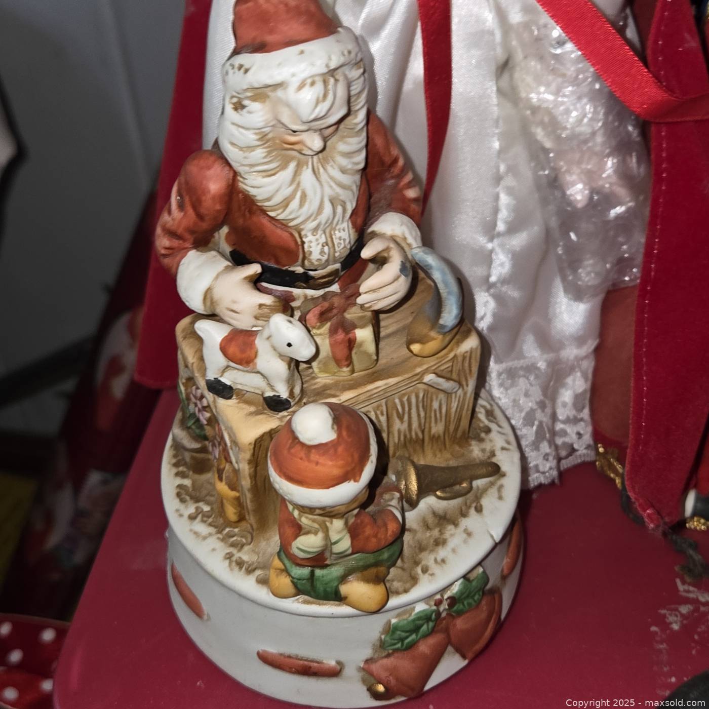 Large Christmas decor collection with tree | Maxsold