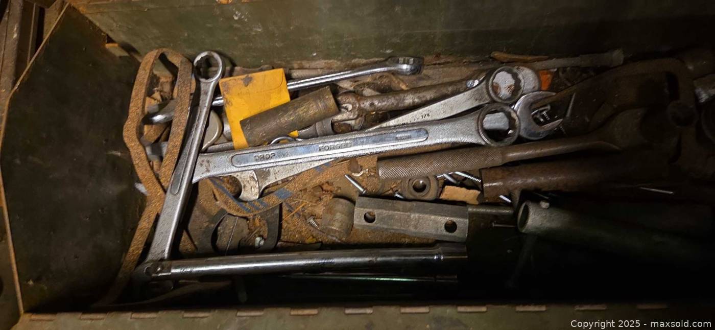 Metal toolbox, hand tools, band saw & blade | Maxsold