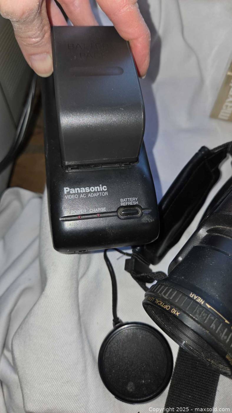 Panasonic VHS-C Palmcorder kit with tapes | Maxsold