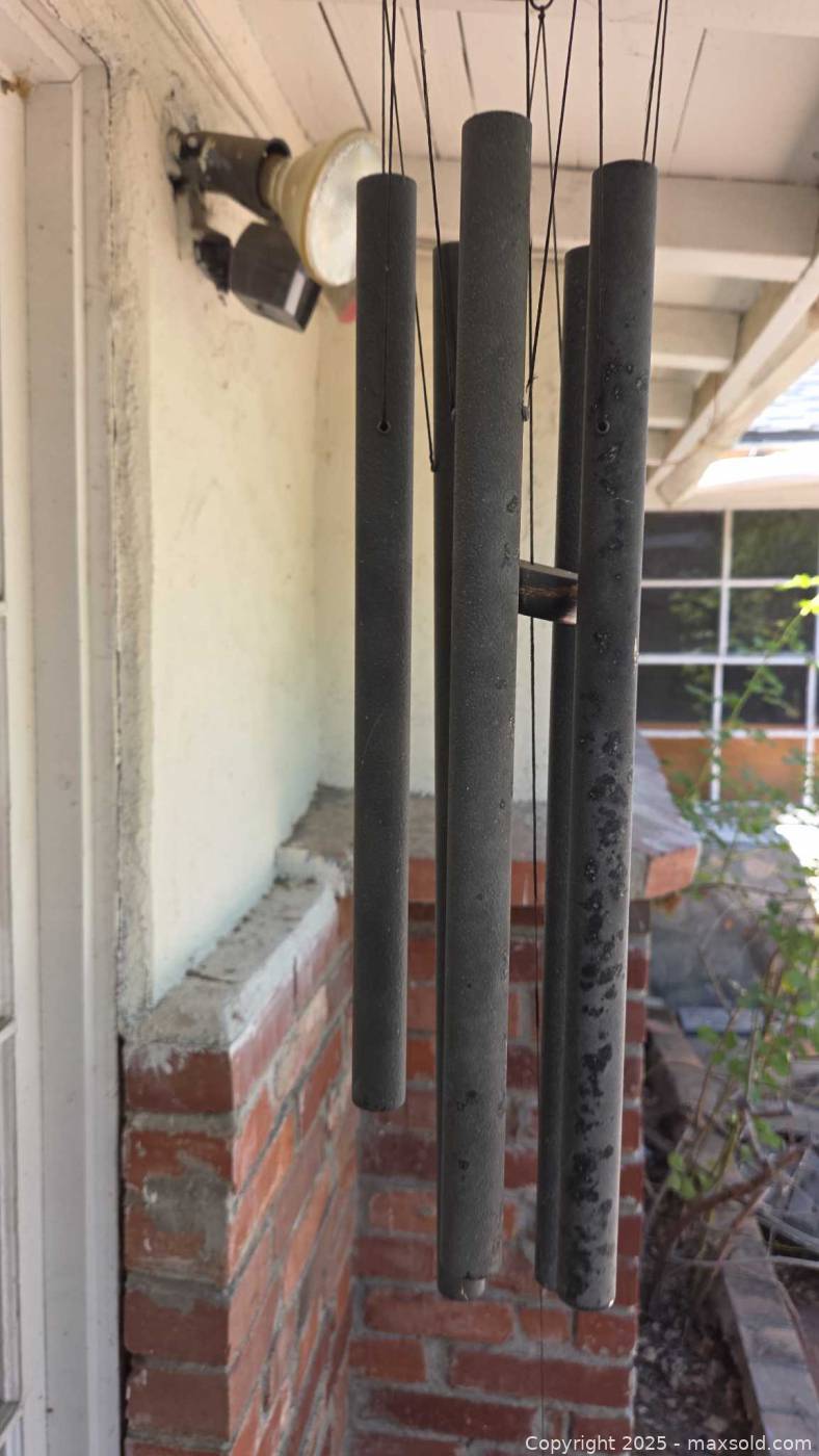 Pipe wind chimes | Maxsold