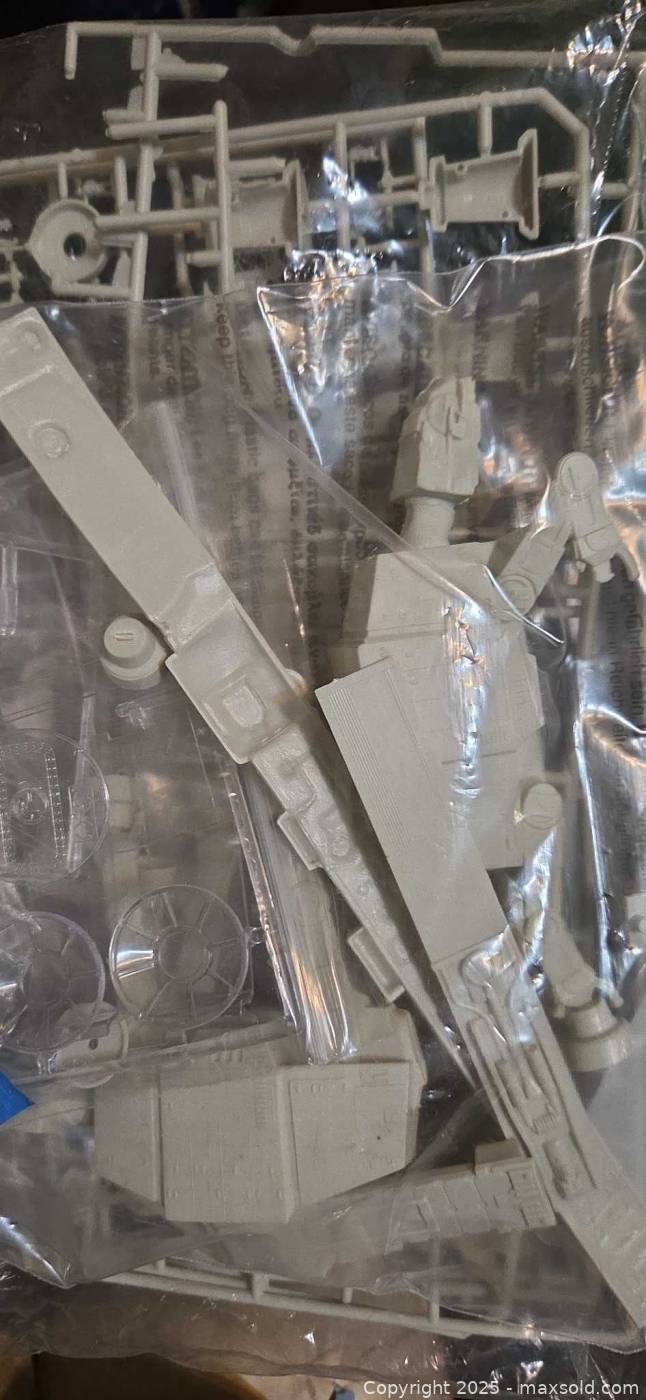 Star Wars Battle of Hoth model kit & large custom spaceship model | Maxsold