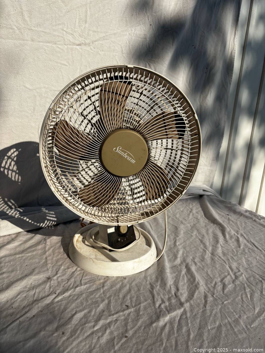 Sunbeam tabletop electric fan | Maxsold