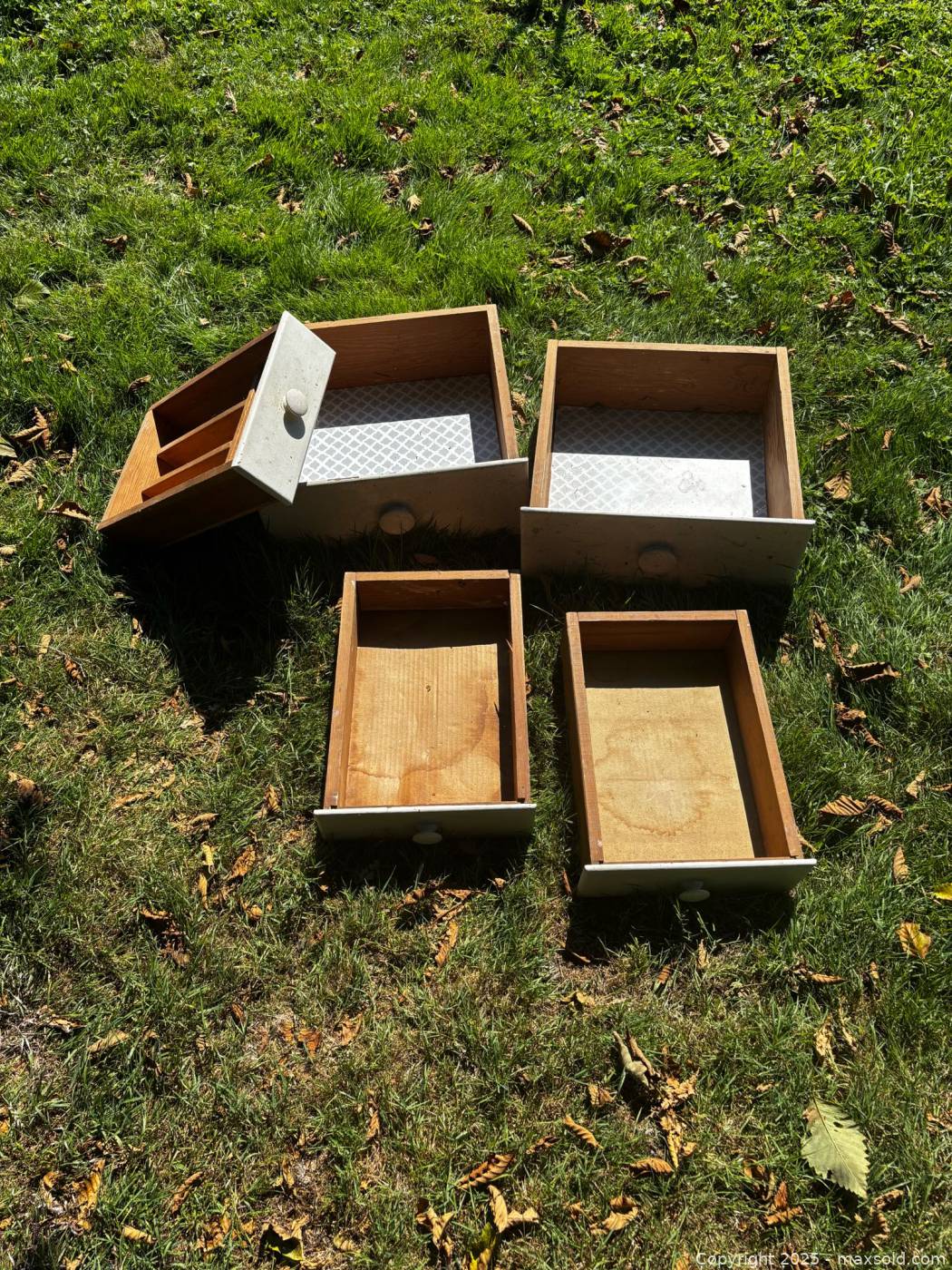 Five vintage wooden drawers | Maxsold