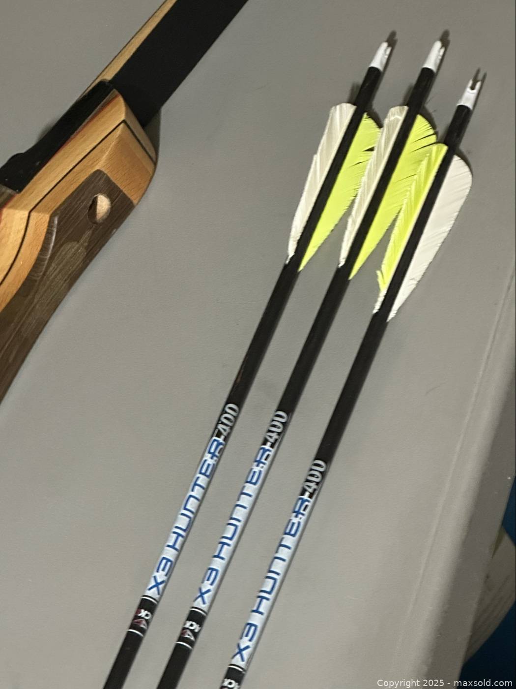 Fleetwood 62" Recurve Bow With 3 Arrows | Maxsold