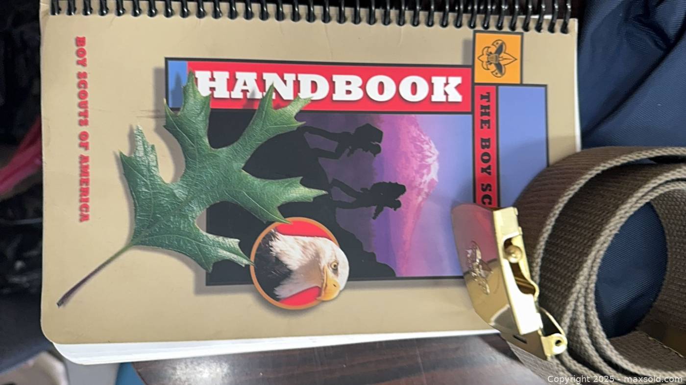 Boy Scouts & Cub Scouts manuals, belt, pouch, hats, bandana, shorts ...