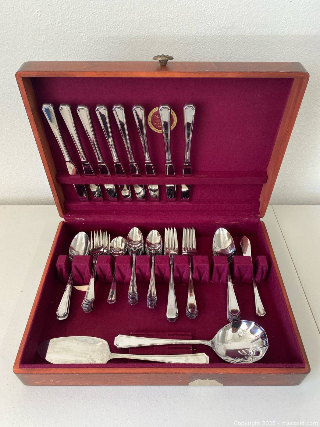Naken's silverware chest with partial flatware | Maxsold