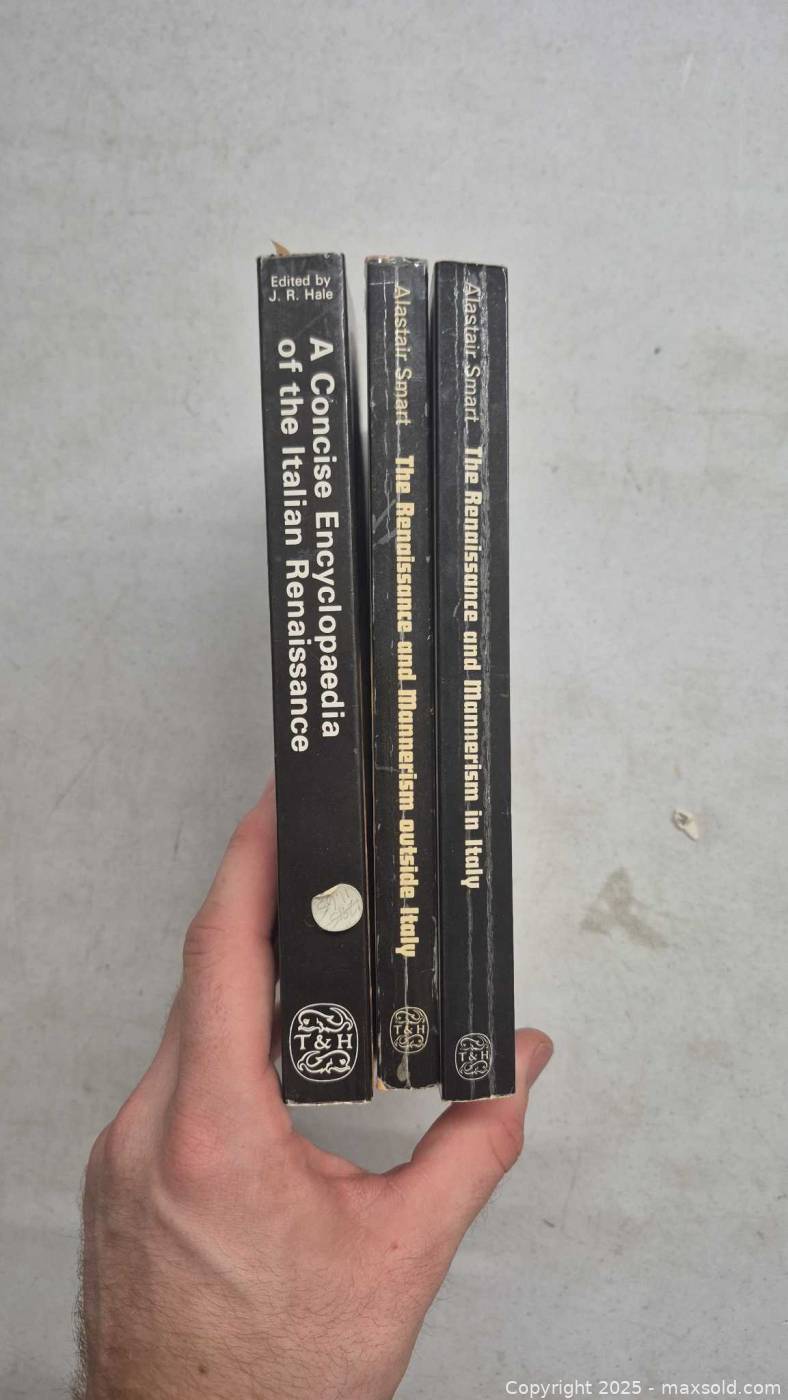Lot of three Renaissance art history books | Maxsold