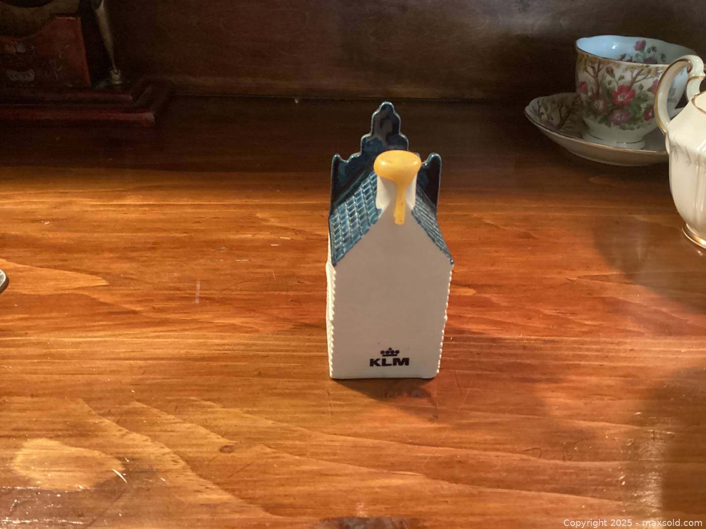 KLM Delft Blue Miniature House No. 20 | Maxsold