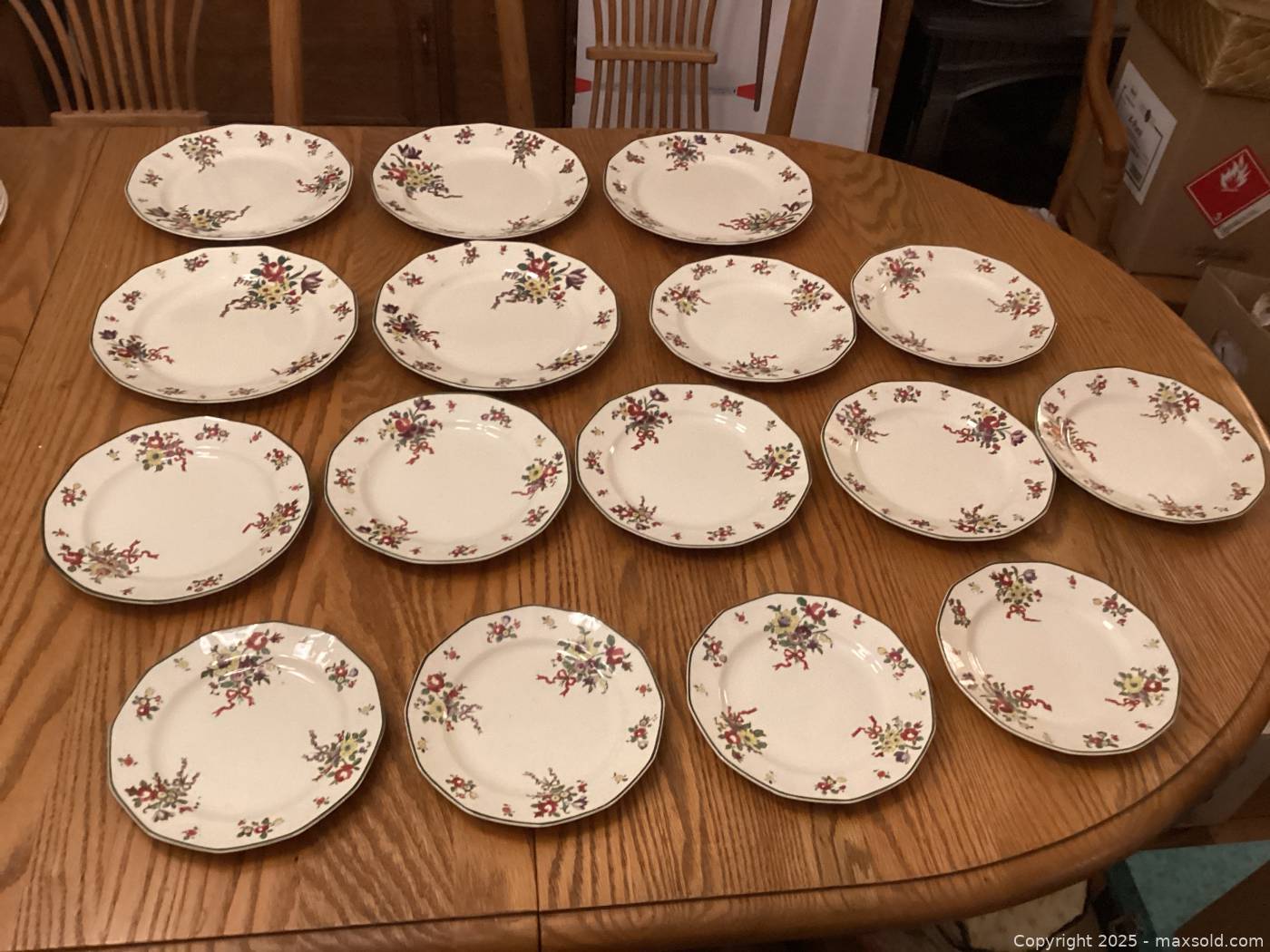 Royal Doulton Old Leeds Sprays plates | Maxsold