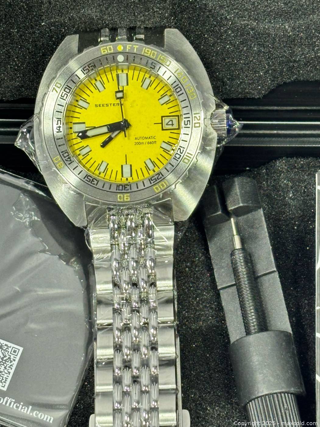 Seestern Automatic Dive Watch New in Box | Maxsold