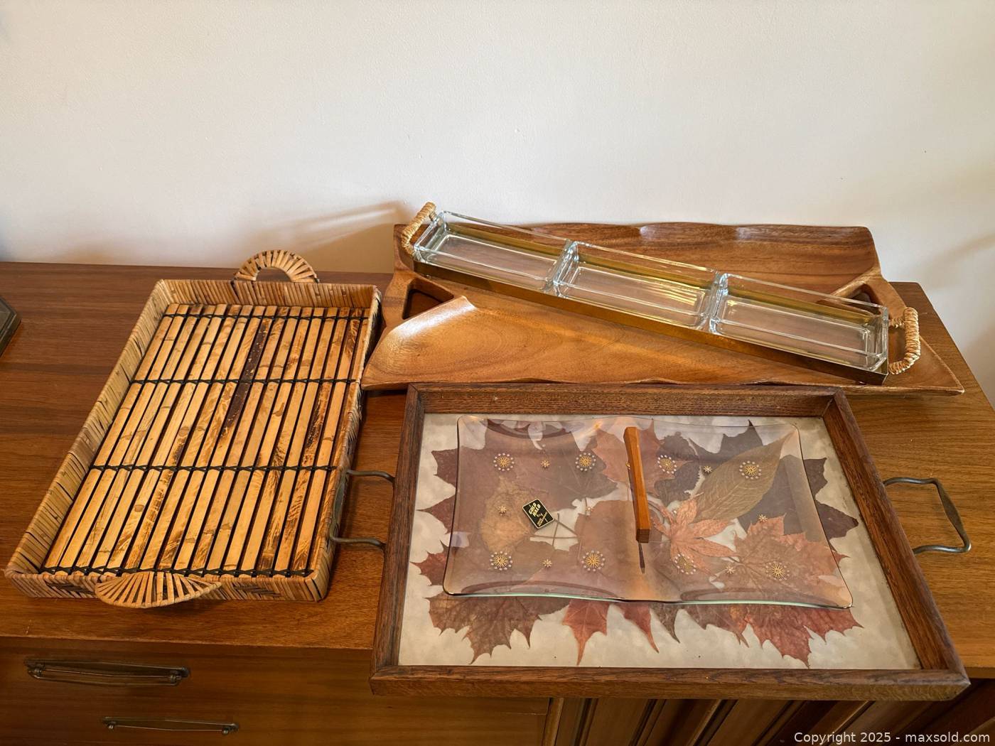 Entertaining trays and serving pieces | Maxsold
