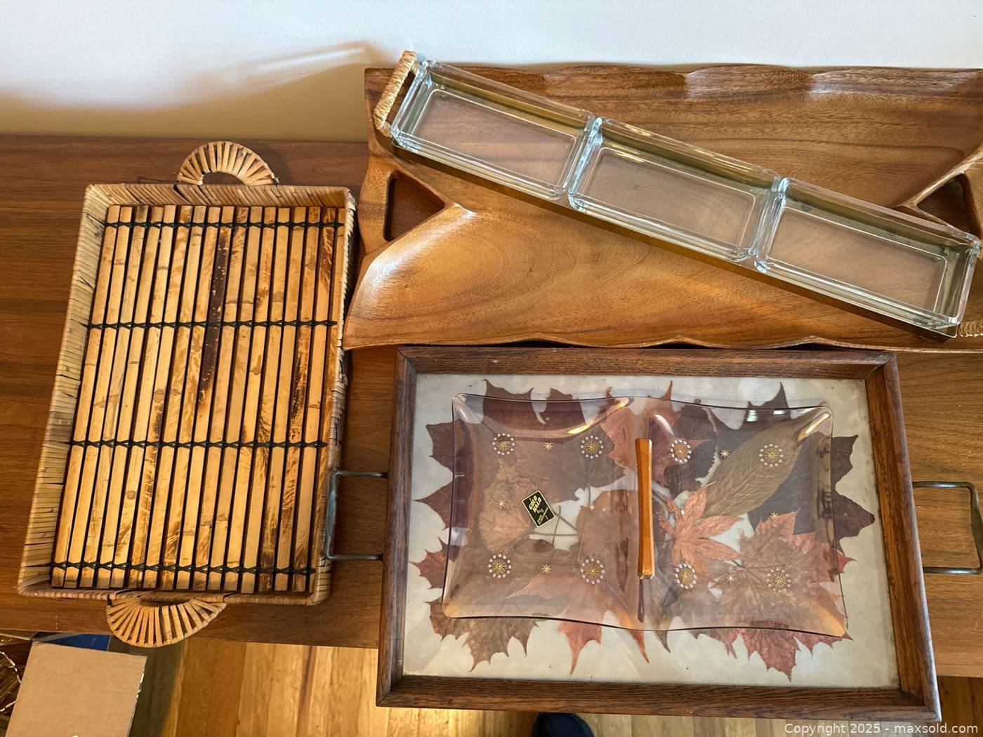 Entertaining trays and serving pieces | Maxsold