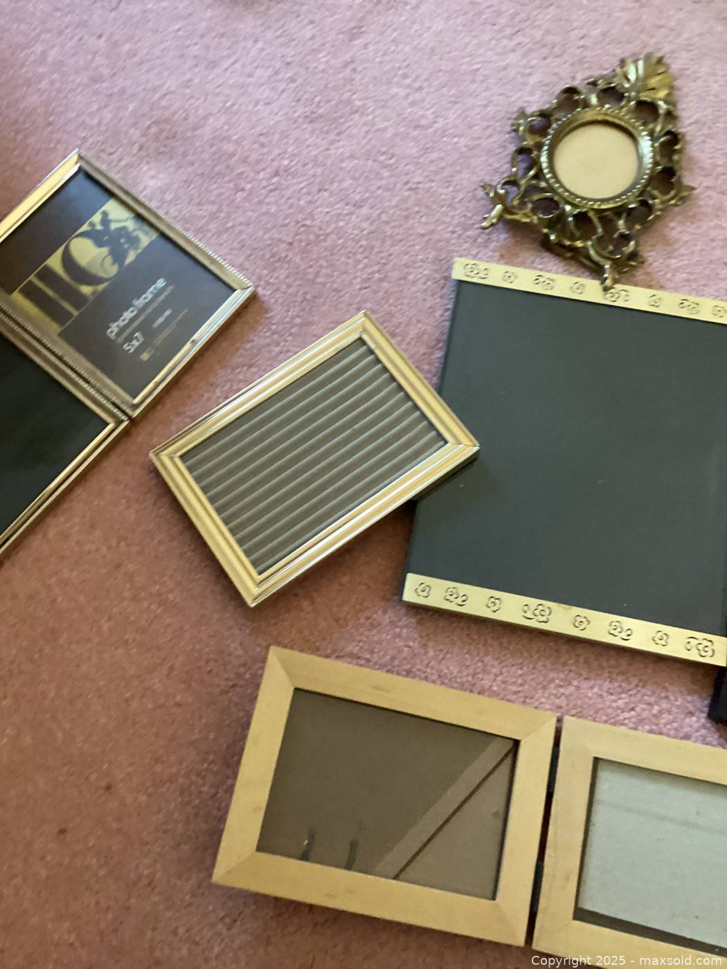 Assorted empty picture frames | Maxsold