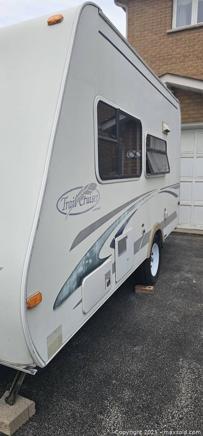 2003 Trail Cruiser 17-Foot Travel Trailer | Maxsold