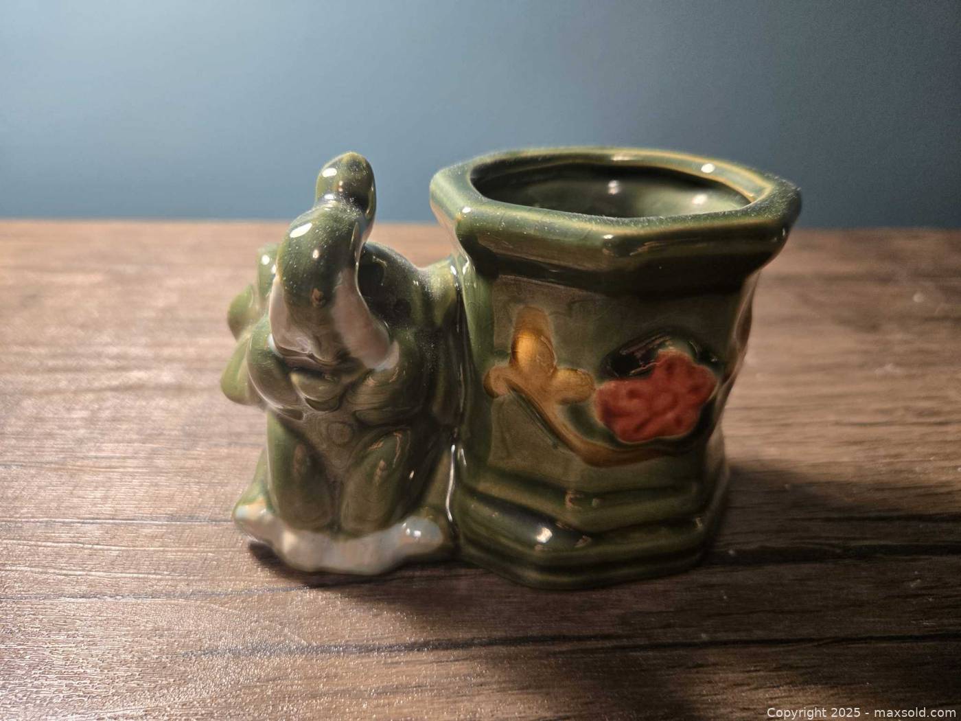 Vintage mini elephant ceramic planter | Maxsold