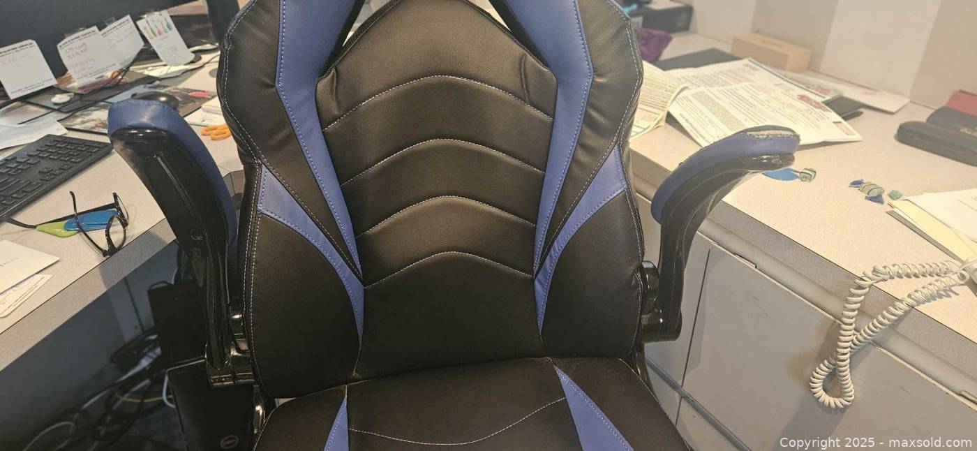 Emerge Vortex ergonomic gaming office chair | Maxsold