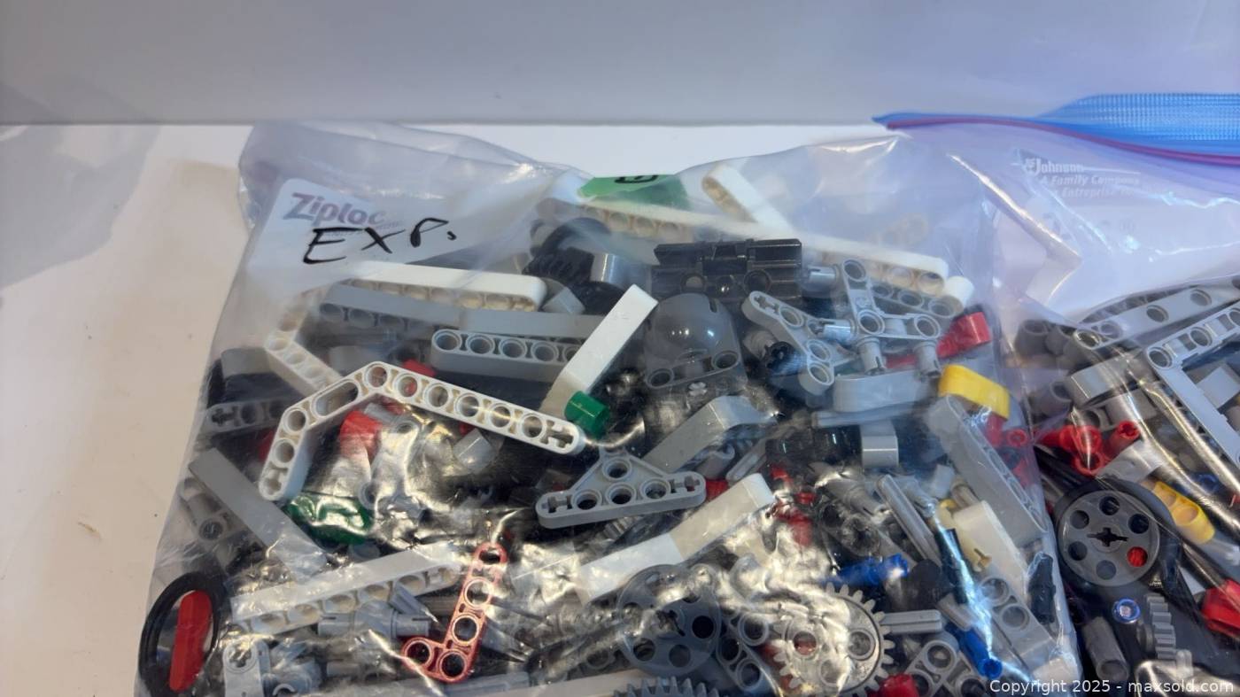 LEGO Mindstorms EV3 Bulk Technic Parts | Maxsold