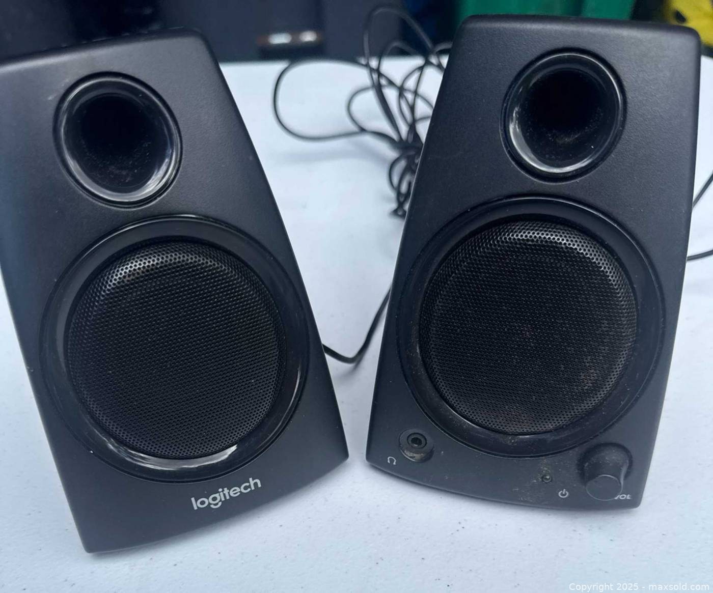 Logitech Z130 stereo desktop speakers | Maxsold