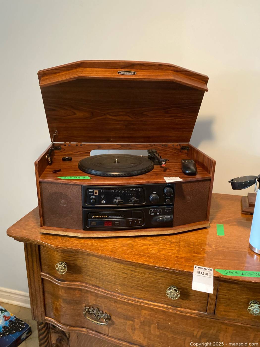 Techsonic Wood Cabinet Turntable Stereo | Maxsold
