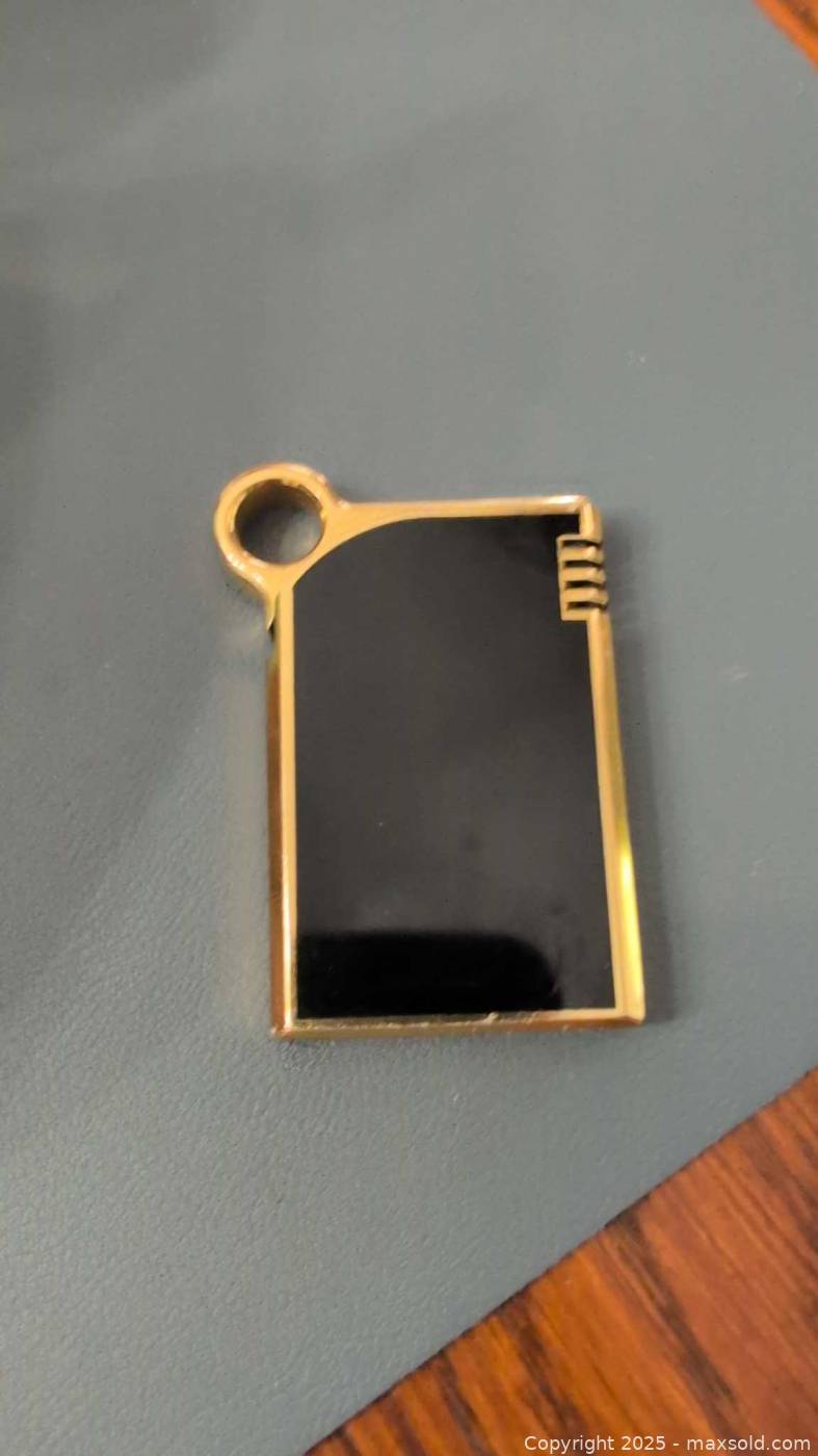 Win Model 4300 Japan Lighter | Maxsold