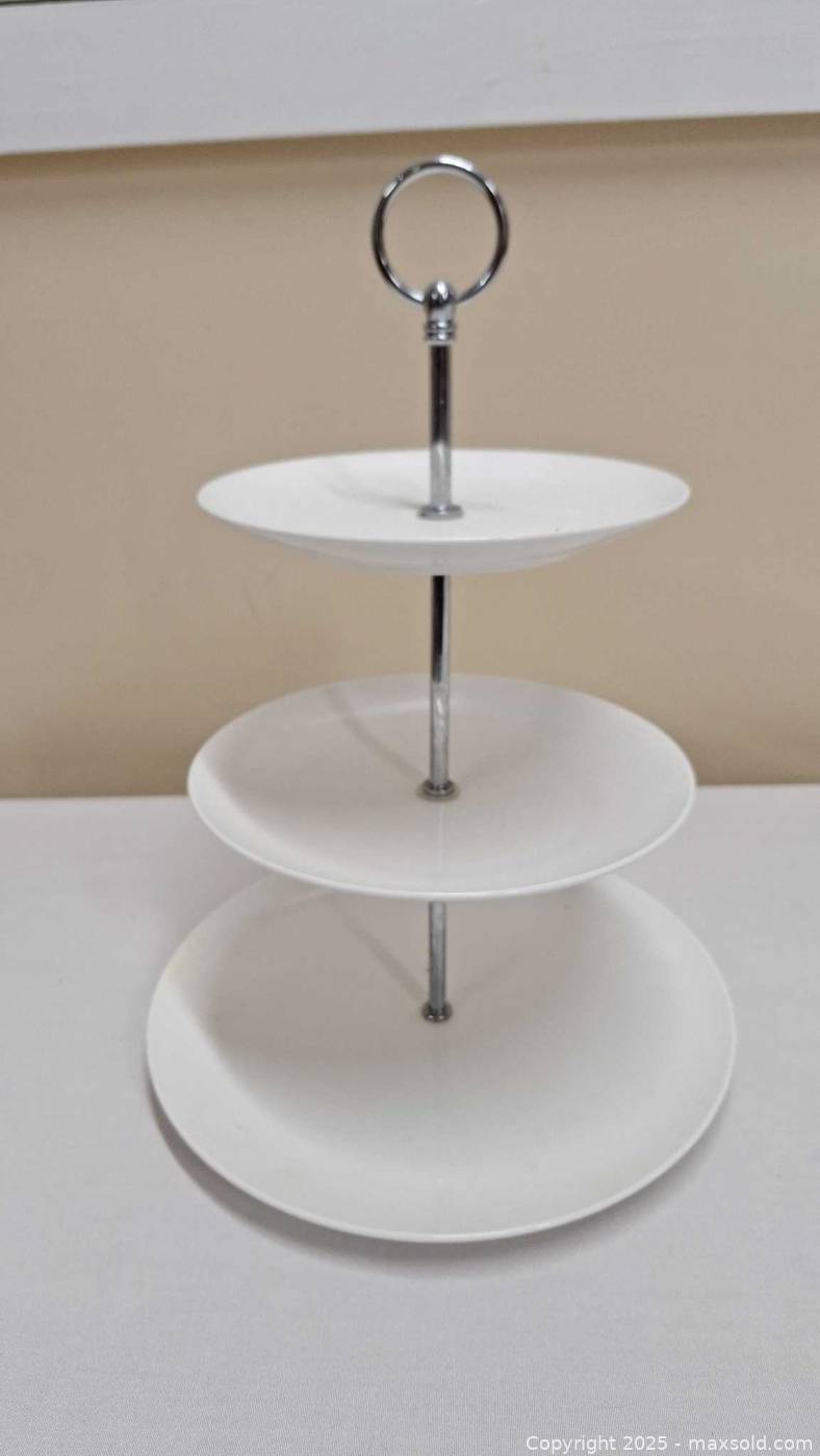 3-Tier Serving Plate Stand | Maxsold