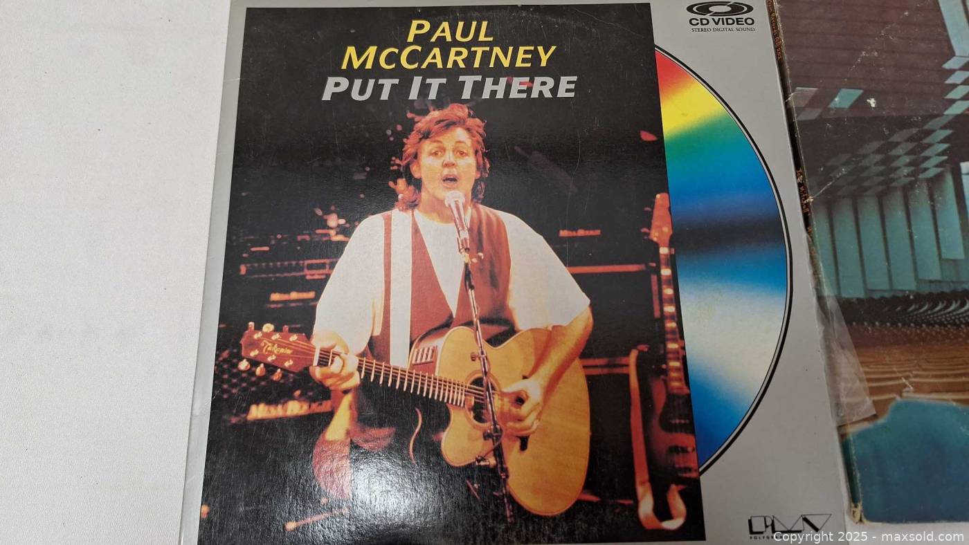 Paul McCartney, Joni Mitchell, Dave Bradstreet, Uriah Heep LPs | Maxsold