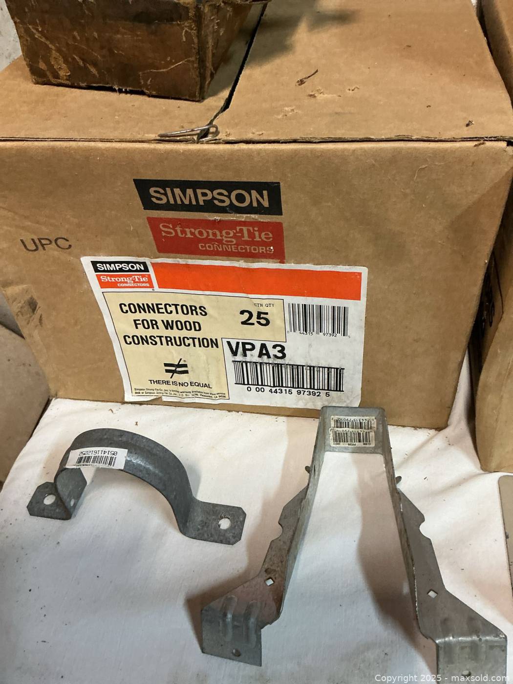Simpson Strong-Tie VPA3 connectors and assorted steel brackets | Maxsold