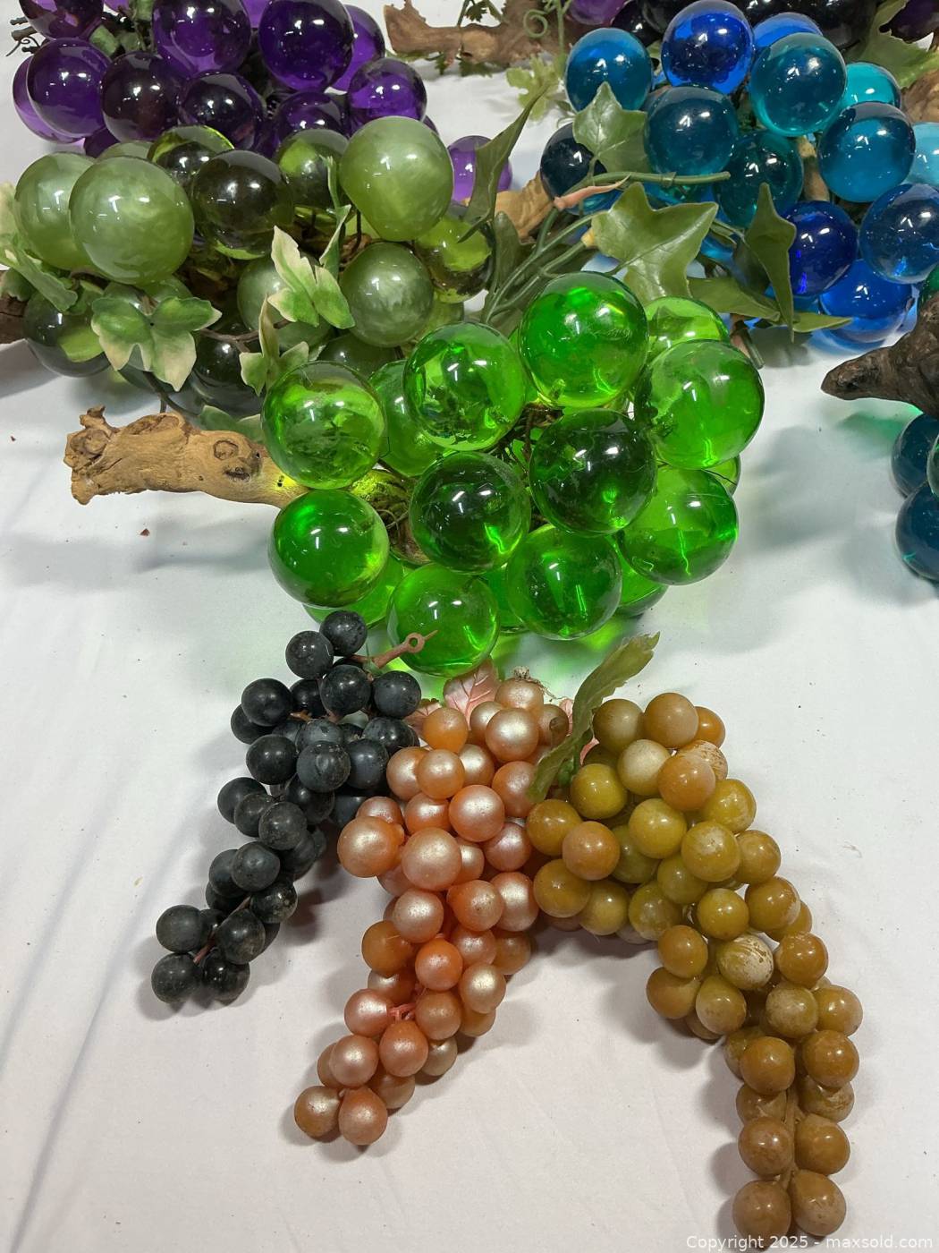MCM lucite grape cluster lot, 10 pieces | Maxsold