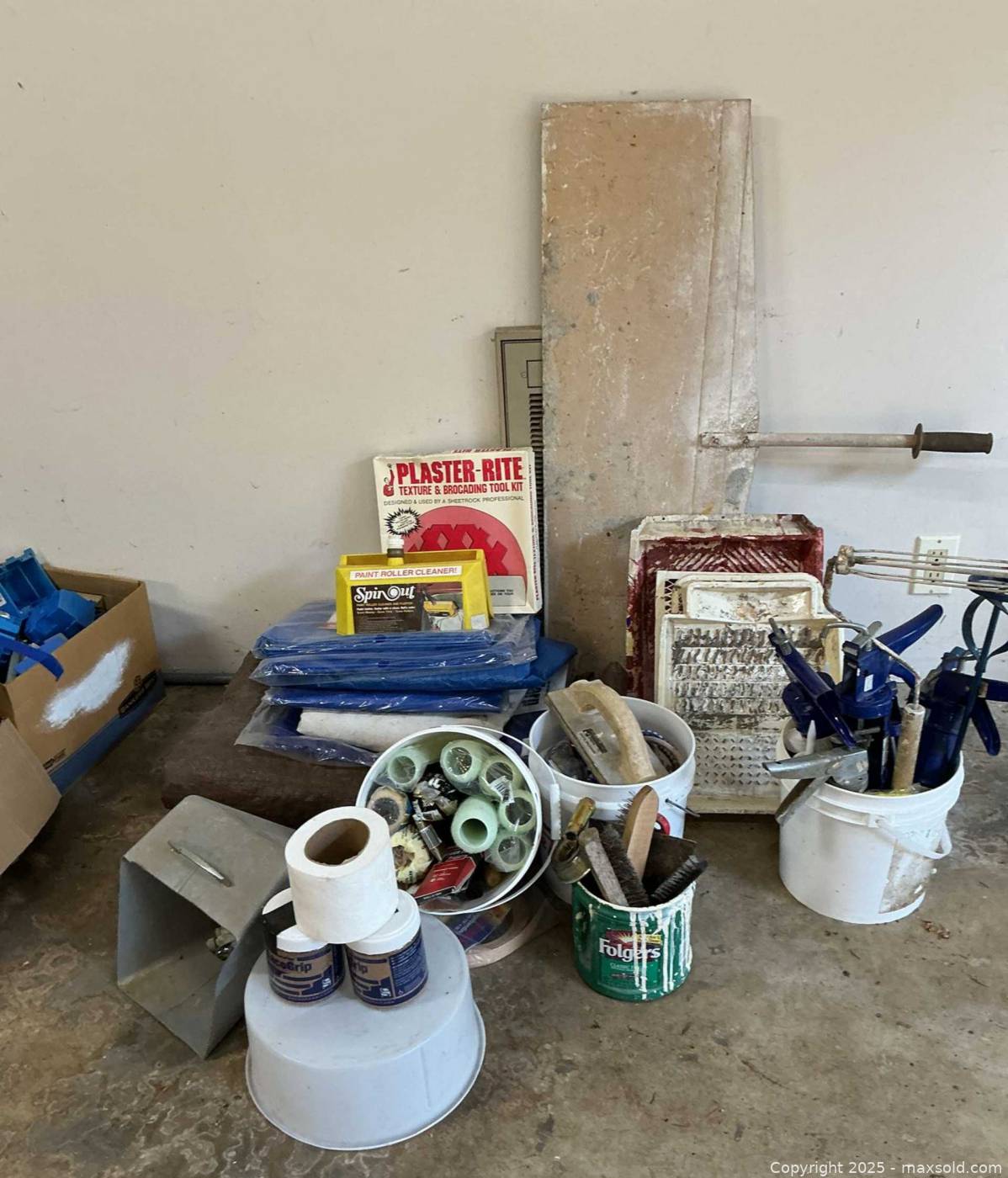Painting and wall texturing tools & supplies | Maxsold