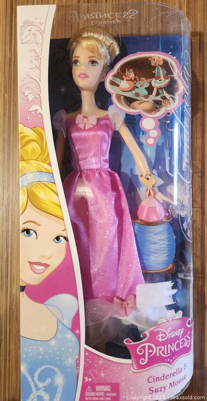 Disney Princess Cinderella doll with Suzy Mouse | Maxsold