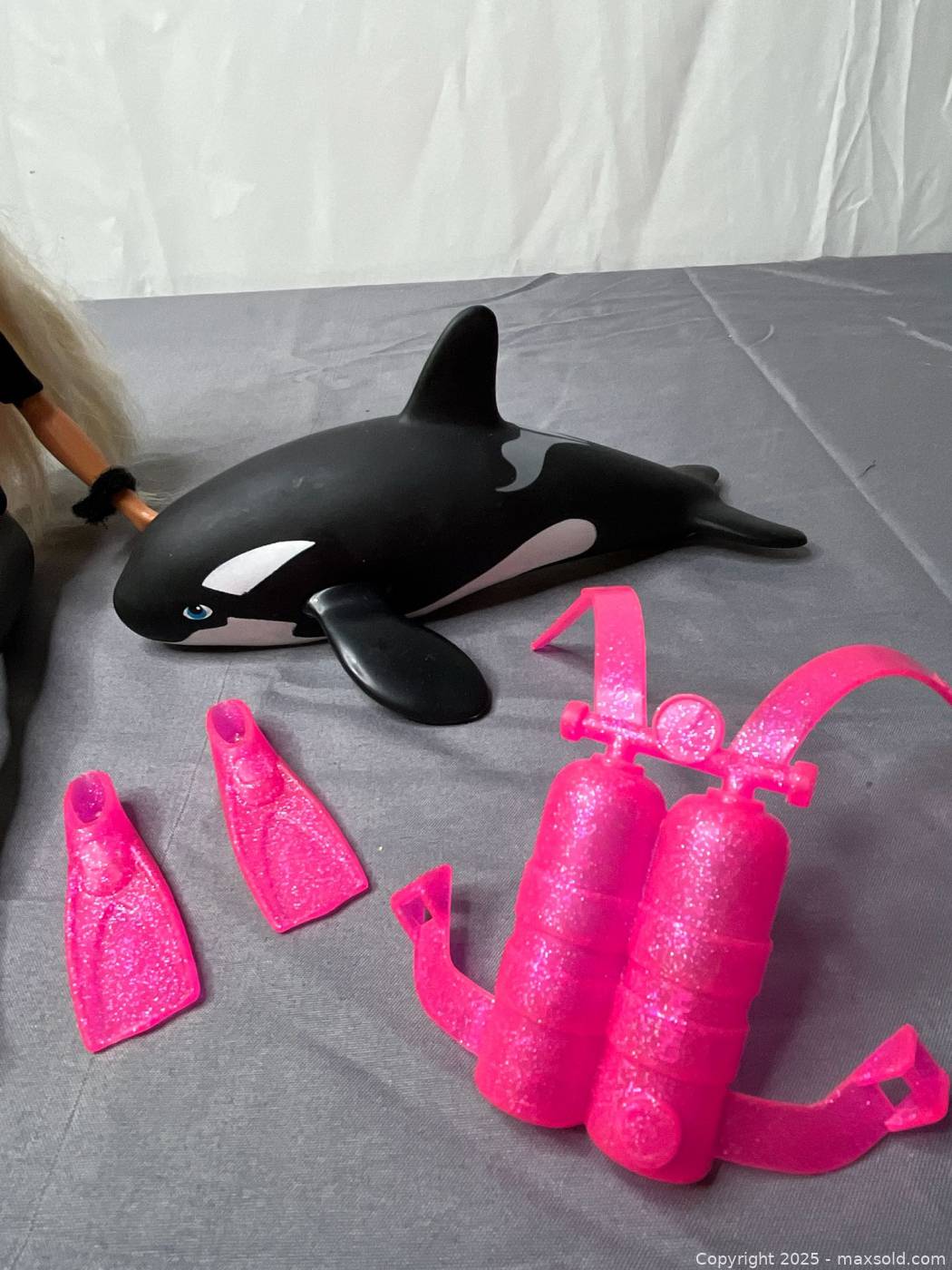 1996 Mattel Ocean Friends Barbie & Baby Keiko Set | Maxsold