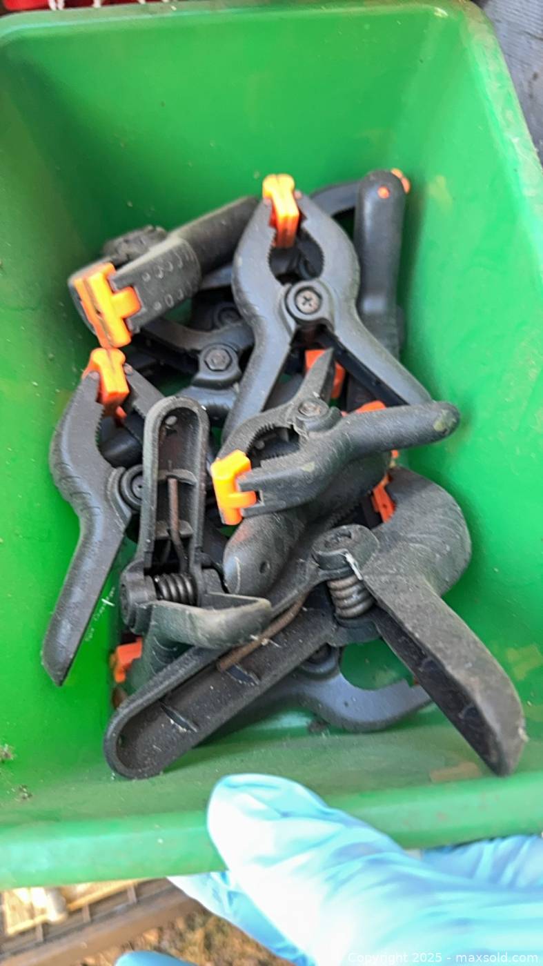 Strapping, spring clamps, rope, stakes and bins | Maxsold