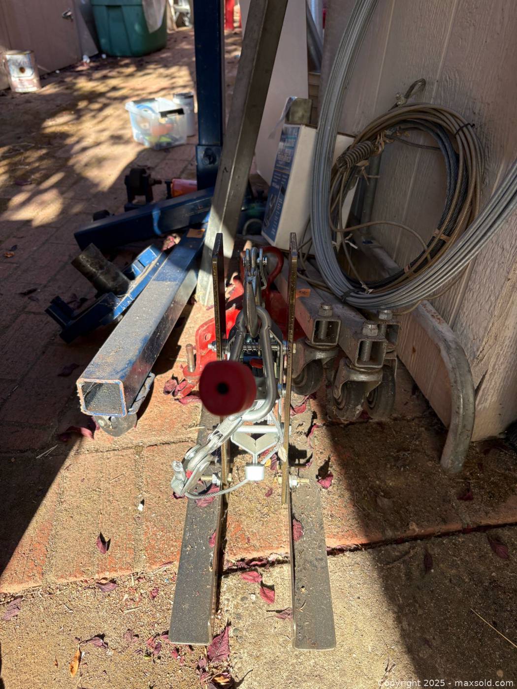 Winch hardware, hitch bars and cables | Maxsold
