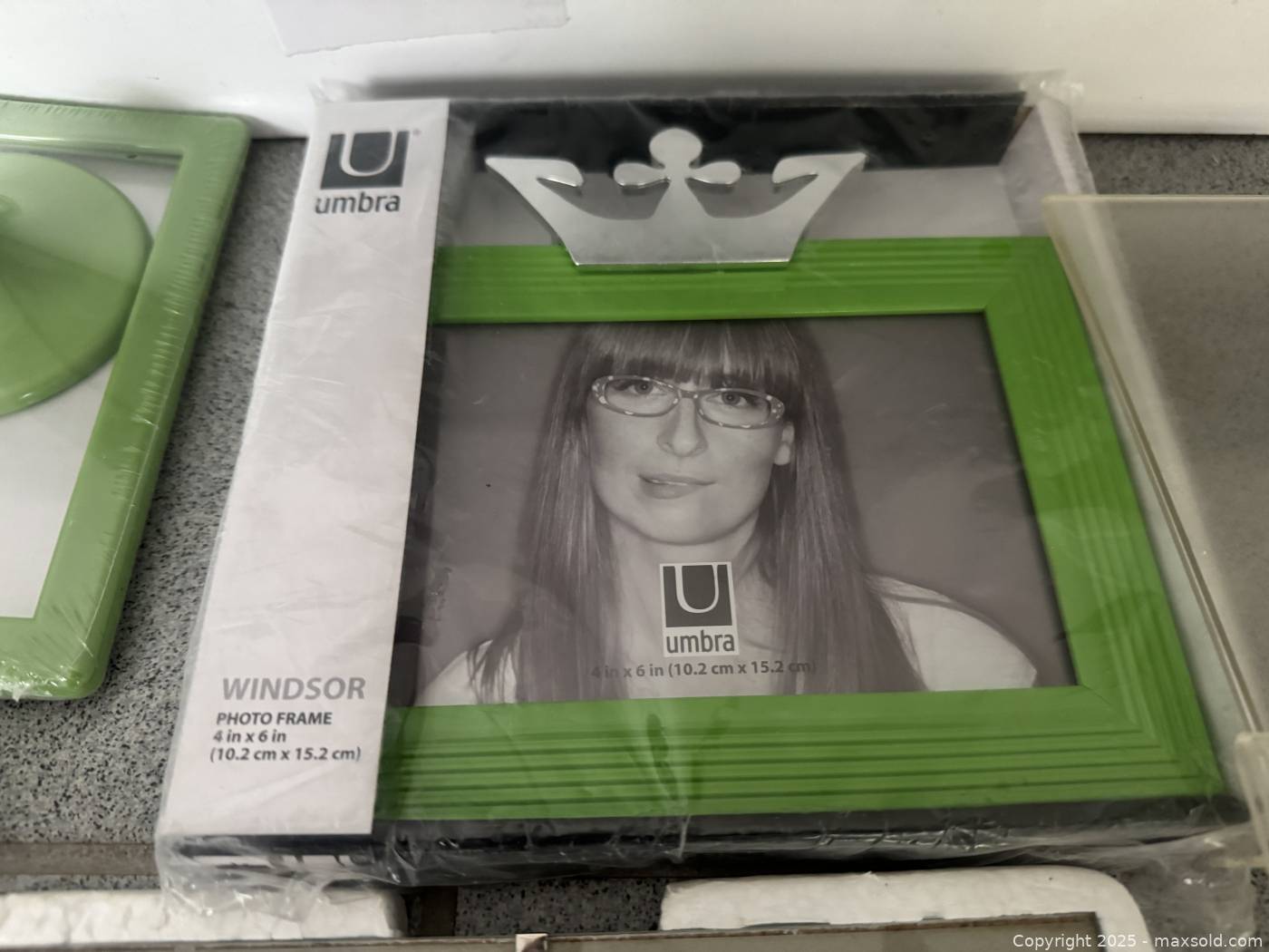 Assorted picture frames, 4x6 to large | Maxsold