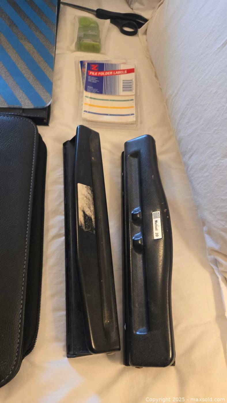 Mixed office supplies and electronics | Maxsold