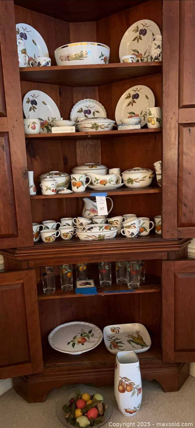 Royal Worcester Evesham dinnerware and glasses | Maxsold