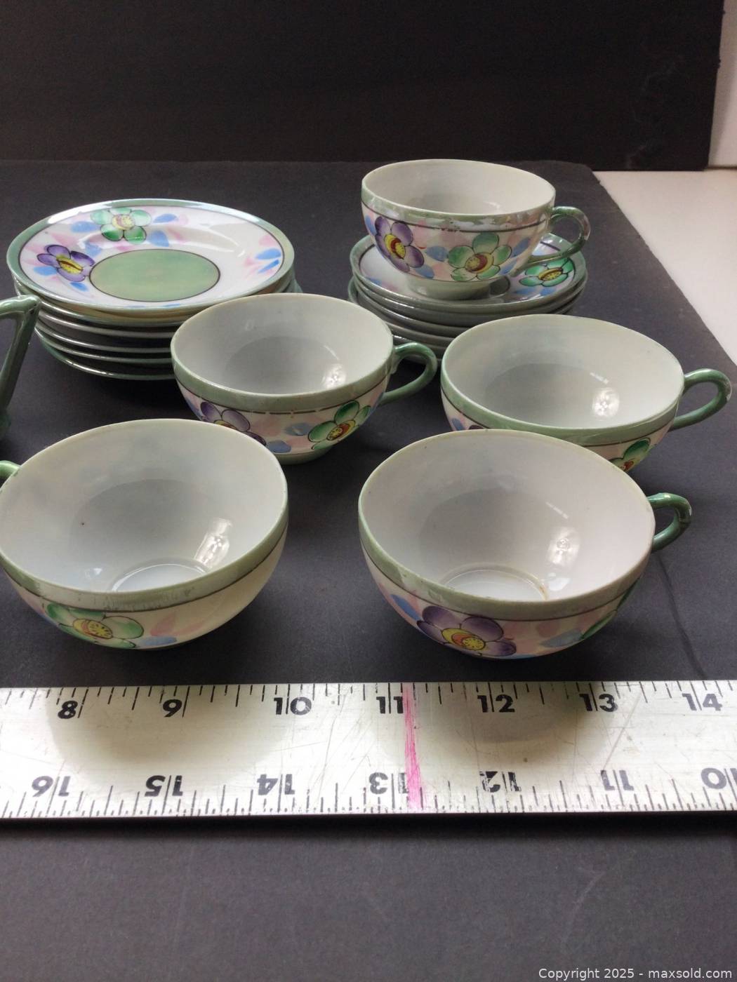 Japanese iridescent green floral lusterware 23-piece tea set | Maxsold