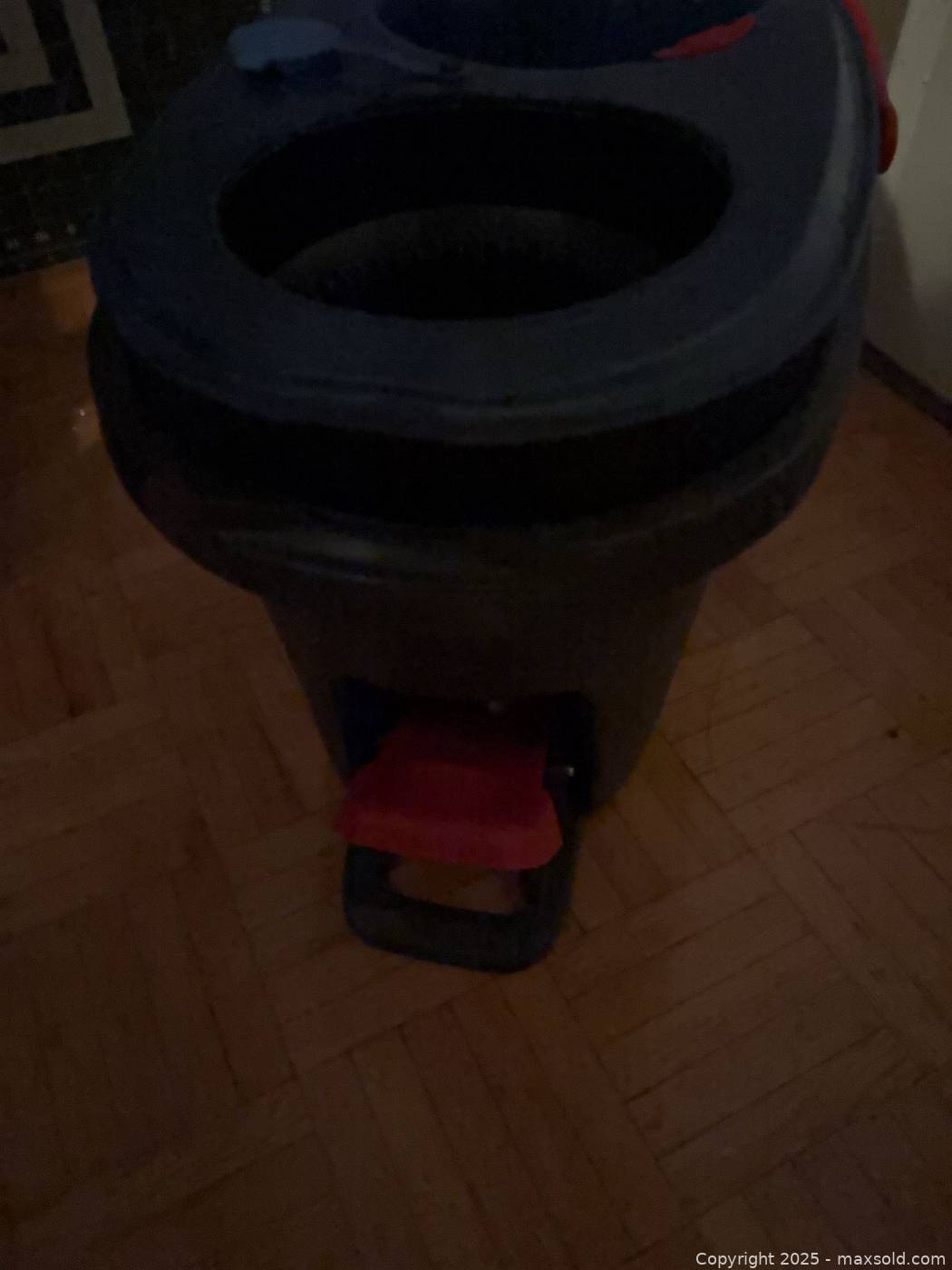 Vileda EasyWring spin bucket | Maxsold
