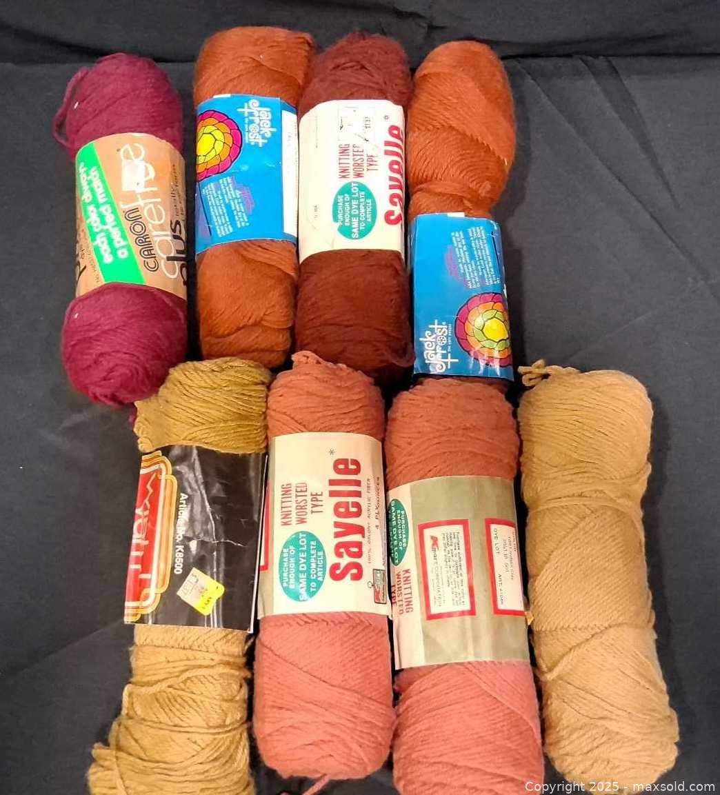 Vintage worsted acrylic yarn skeins and balls | Maxsold