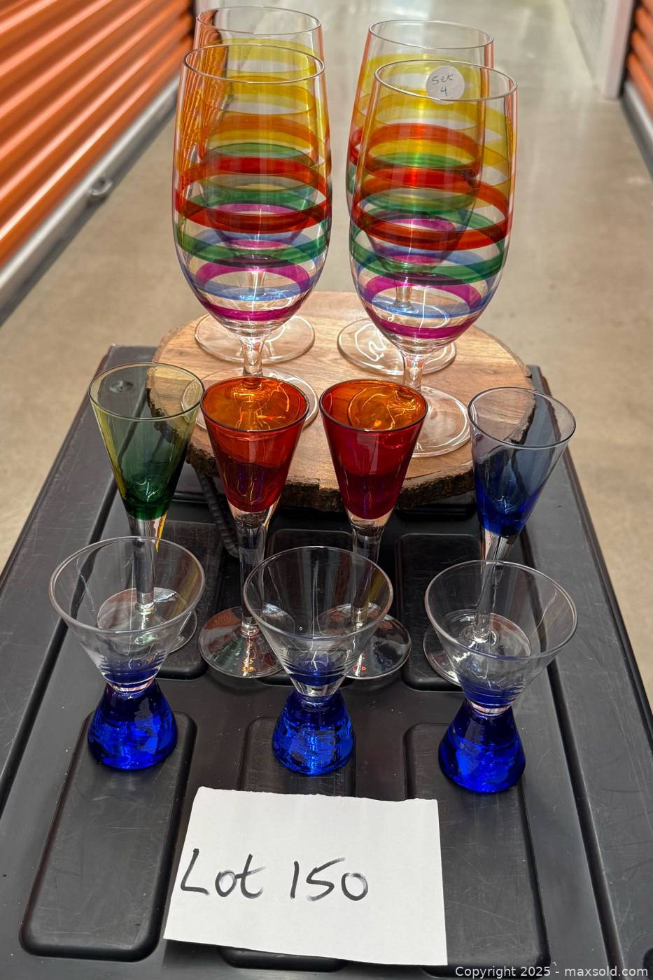 ARC France rainbow, coloured cordial and martini glasses | Maxsold